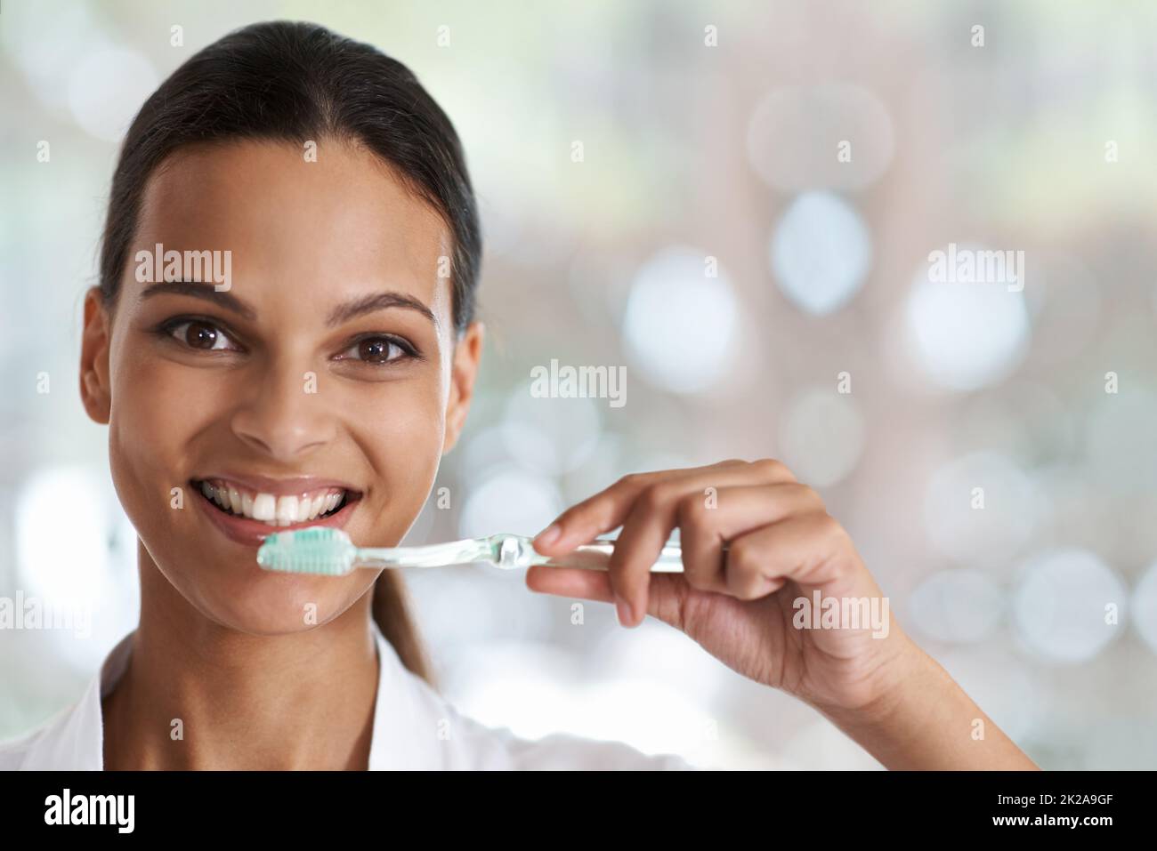 Perfect smile hi-res stock photography and images - Alamy