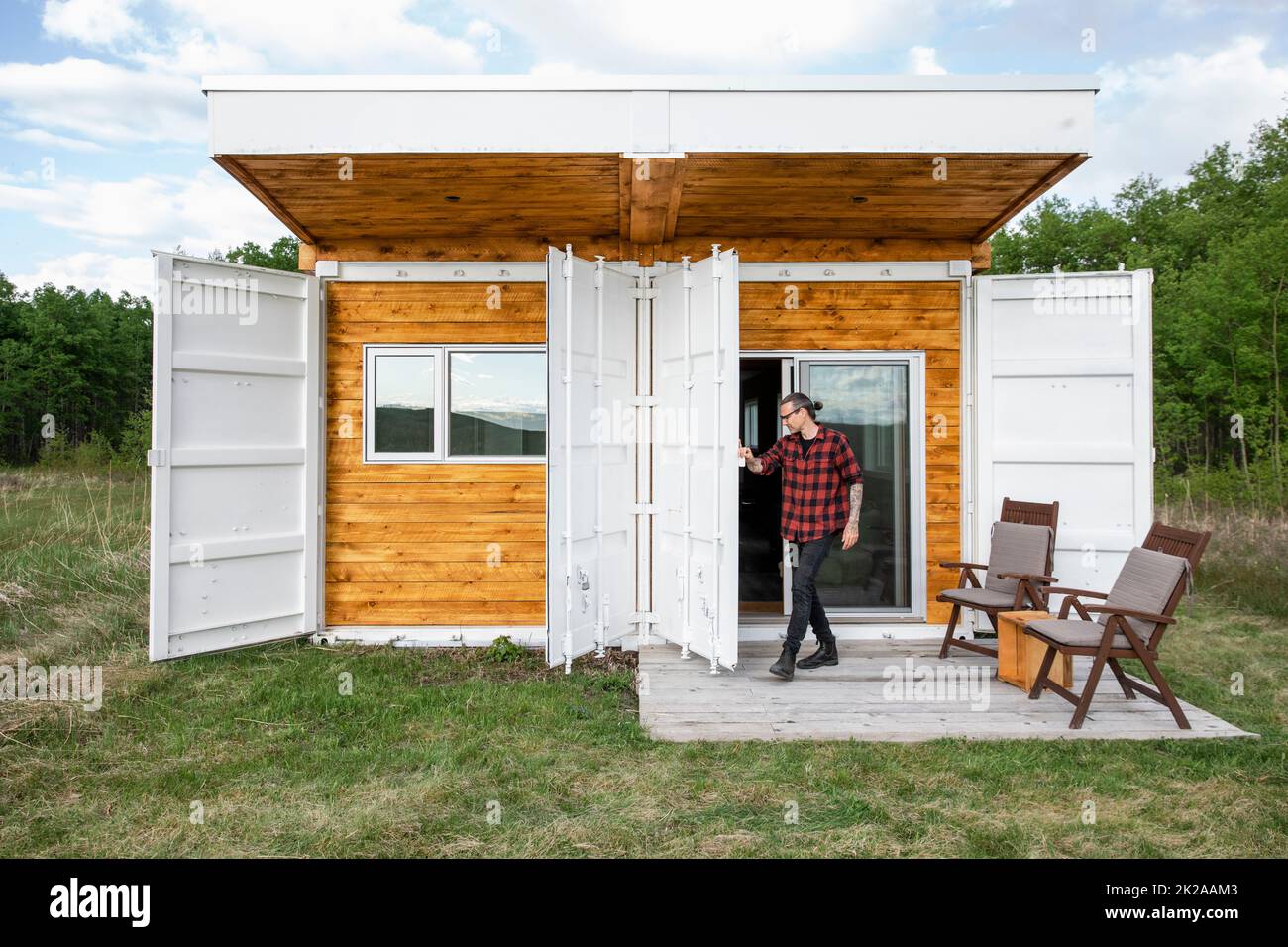 Shipping tiny container house hi-res stock photography and images - Alamy