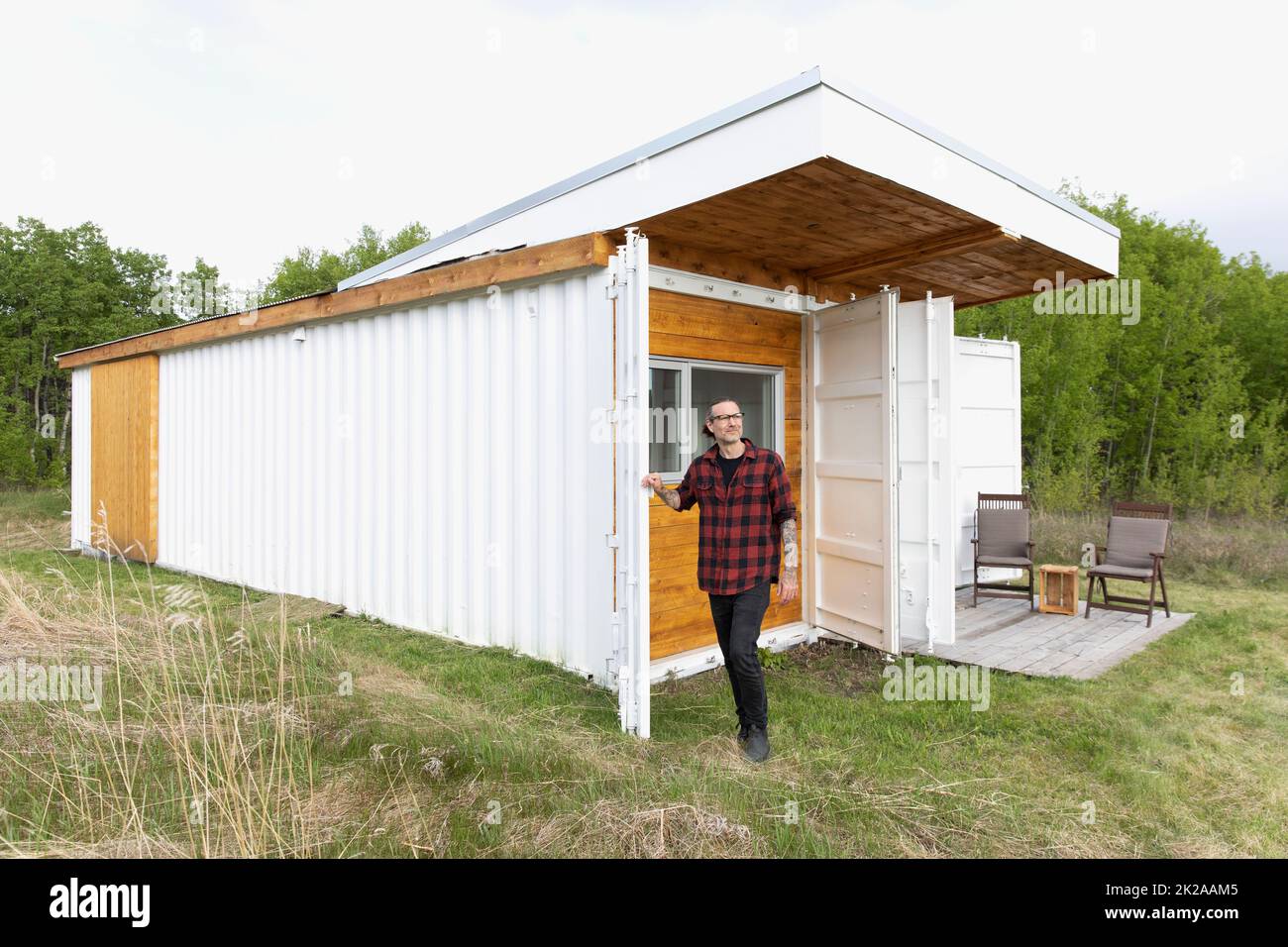 Shipping tiny container house hi-res stock photography and images - Alamy