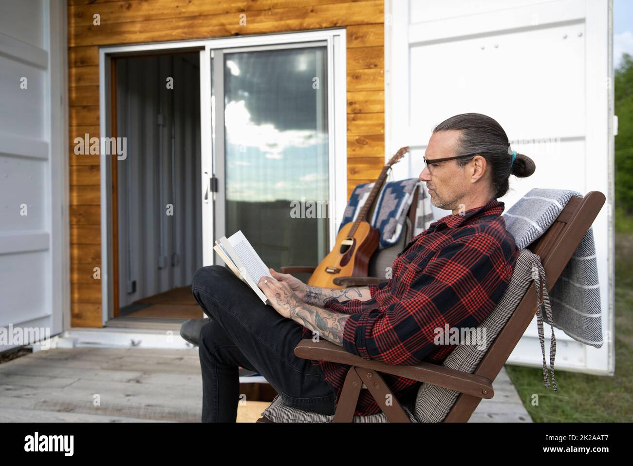 Shipping tiny container house hi-res stock photography and images - Alamy