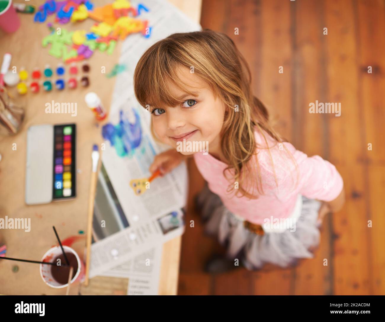 Girl doing crafts hi-res stock photography and images - Alamy
