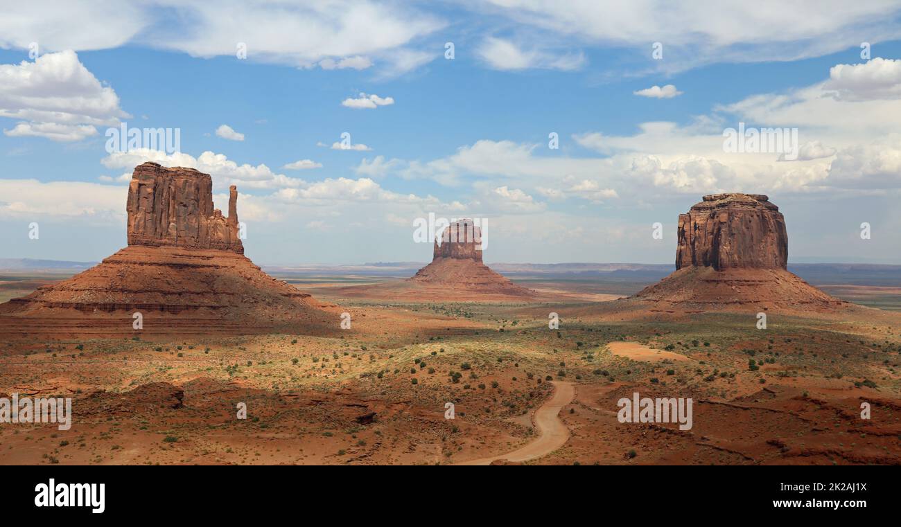 Cowboy in monument valley hi-res stock photography and images - Alamy