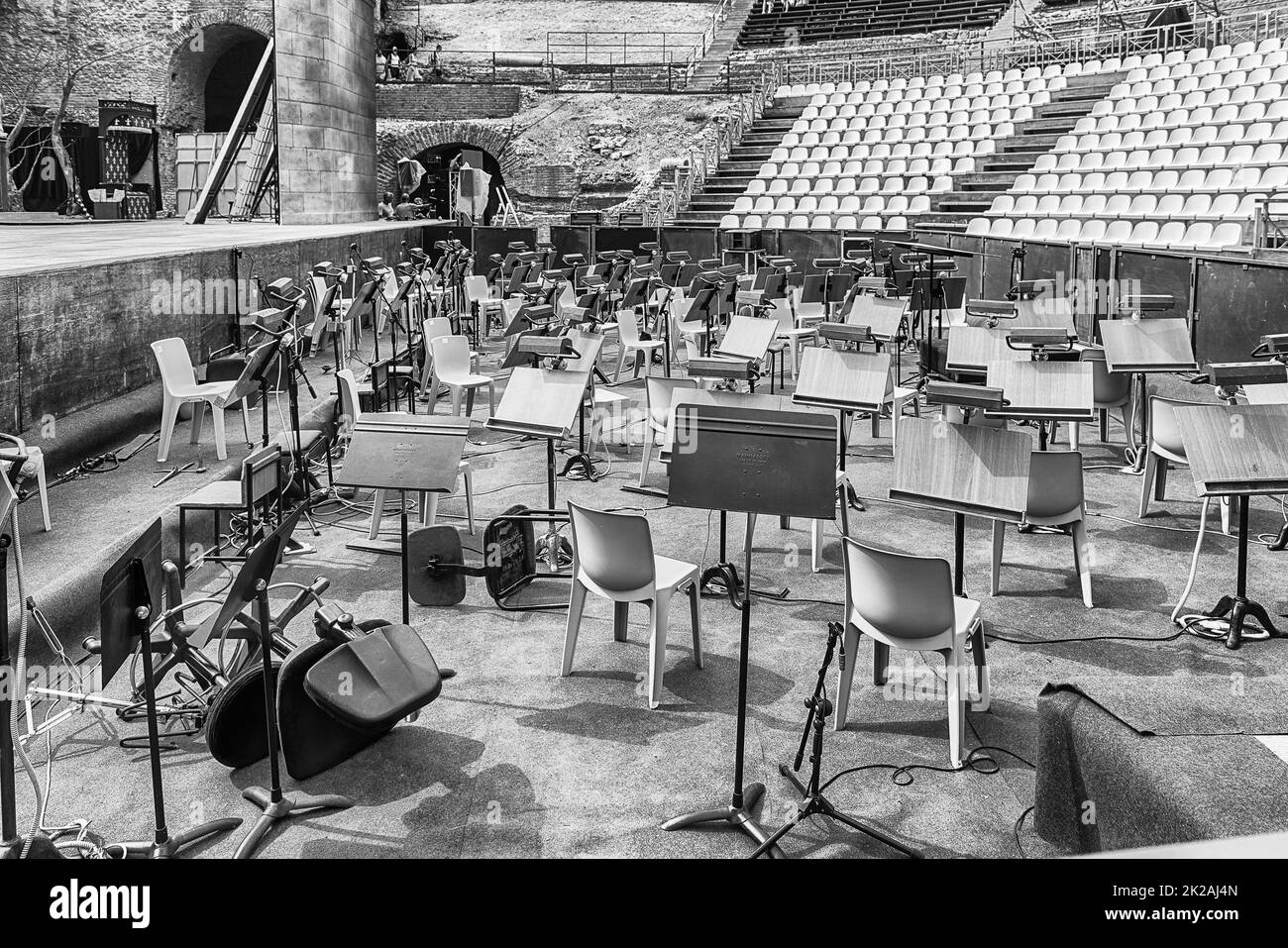 Empty orchestra Black and White Stock Photos & Images - Alamy