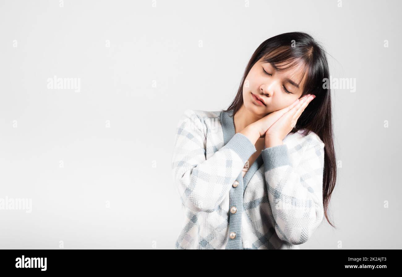 Girl sleeping standing hi-res stock photography and images - Alamy