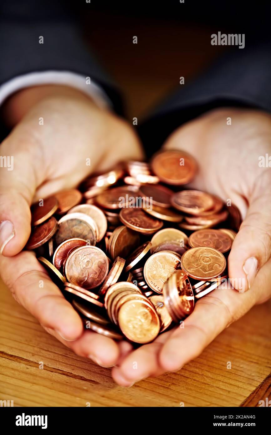 Hands holding money hi-res stock photography and images - Alamy