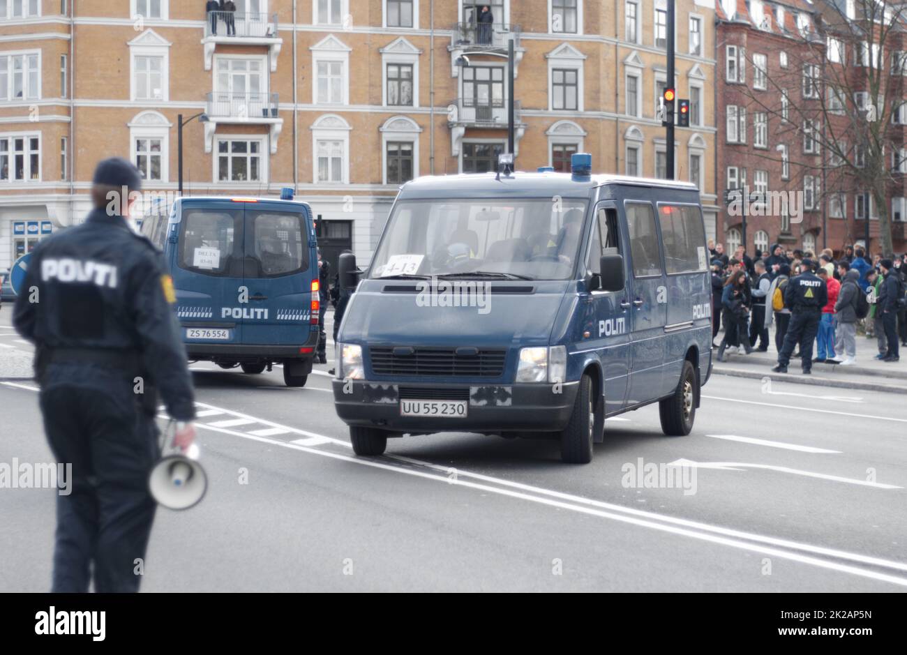 Police keeping the peace hi-res stock photography and images - Alamy