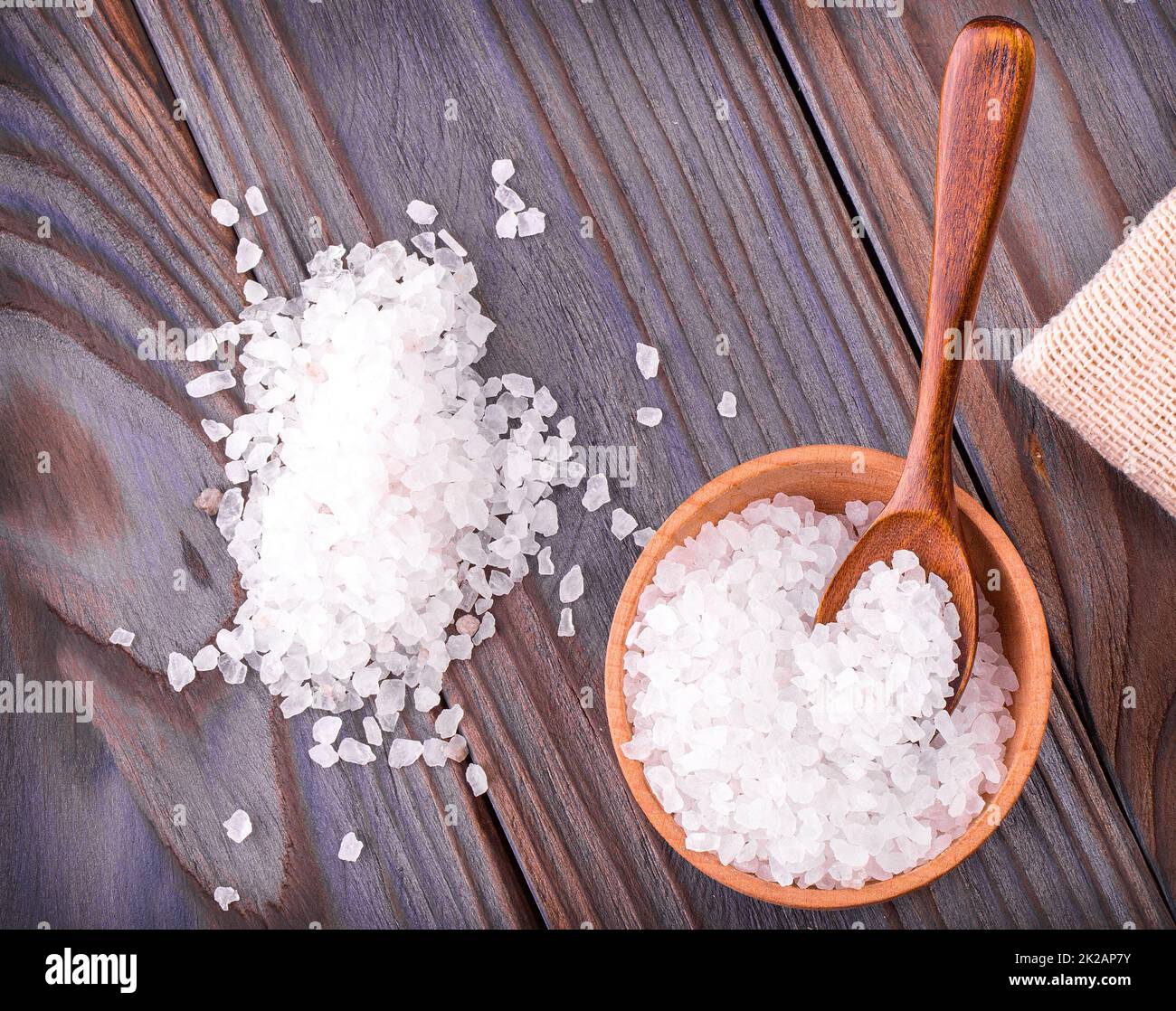 Table salt crystals hi-res stock photography and images - Alamy