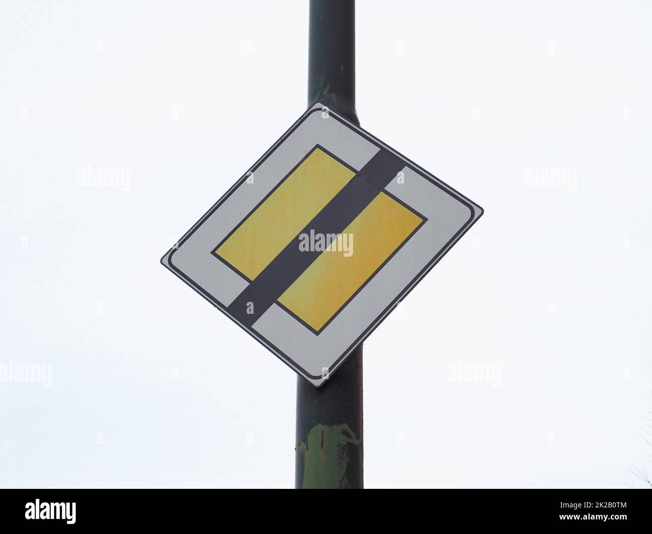 priority road end sign Stock Photo - Alamy