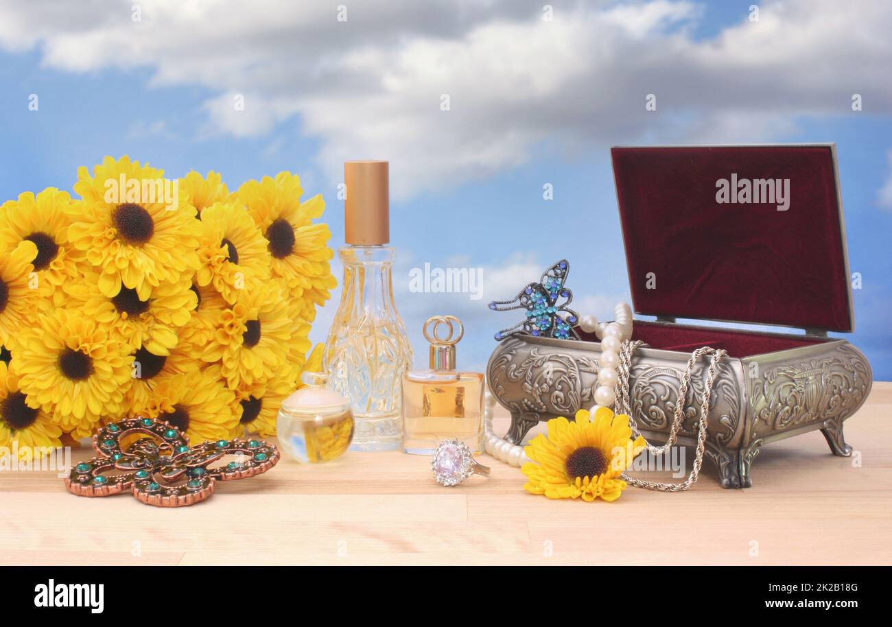 Yellow box perfume bottle hi-res stock photography and images - Alamy
