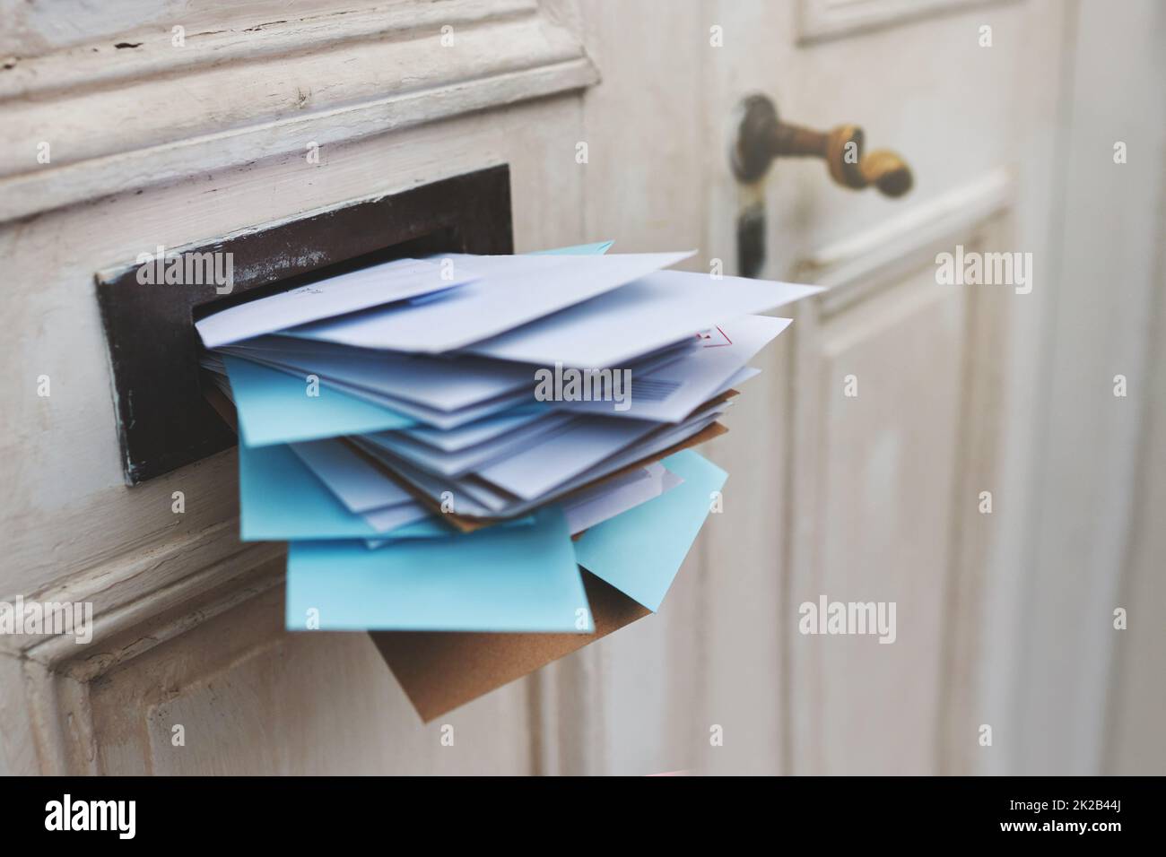 Sending letters in the mail hi-res stock photography and images - Alamy