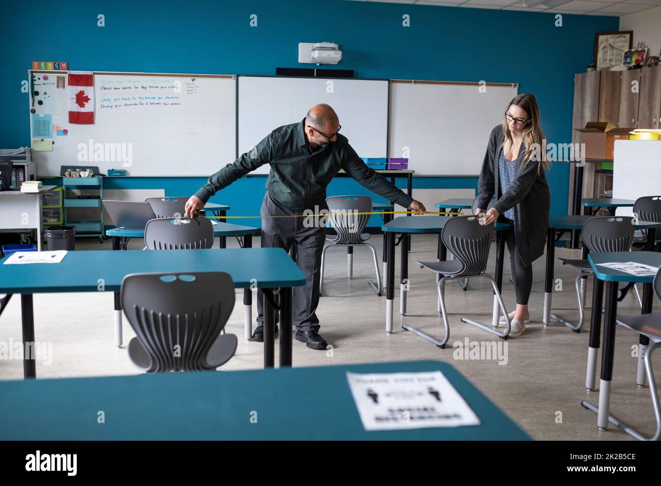 Social distance at work hi-res stock photography and images - Alamy