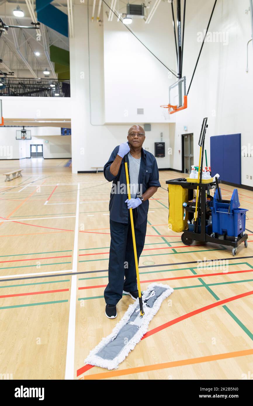 Working cleaner hi-res stock photography and images - Alamy