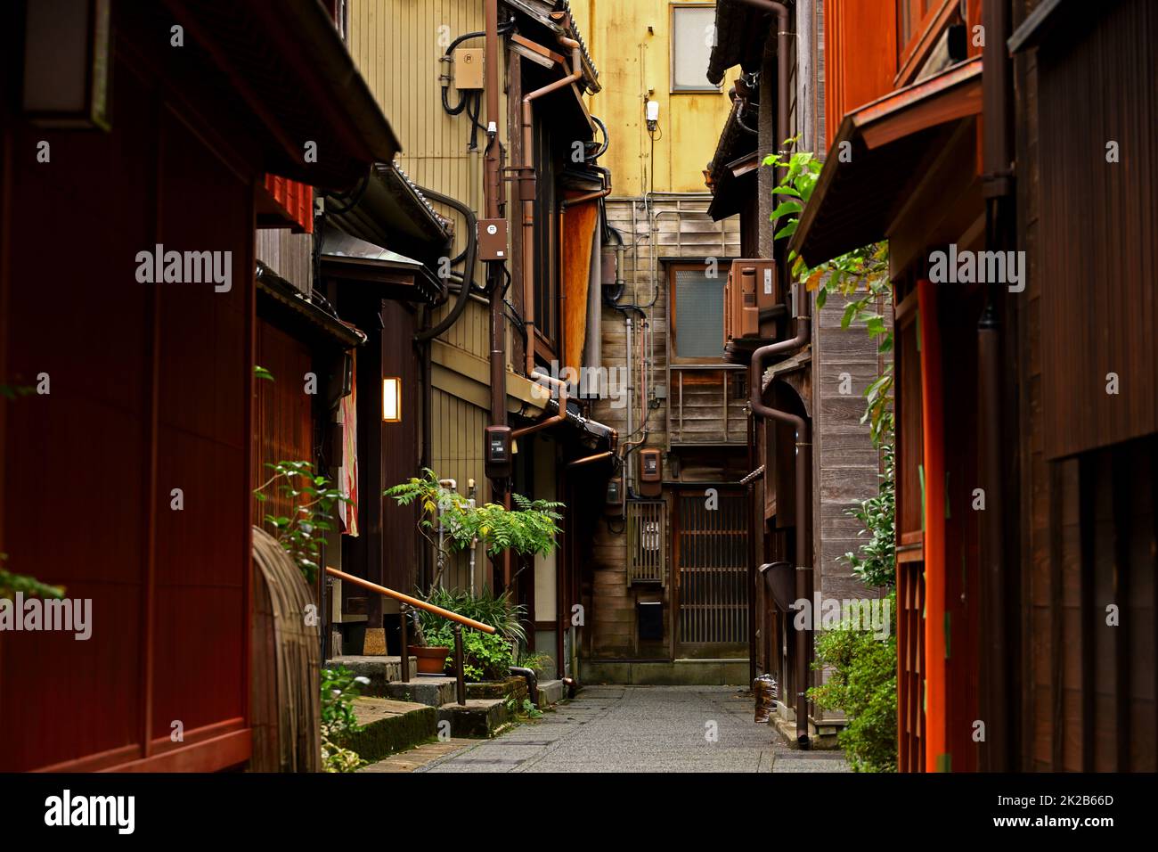 Scenery of the ancient capital of Japan "Kanazawa Kazuemachi Chaya ...
