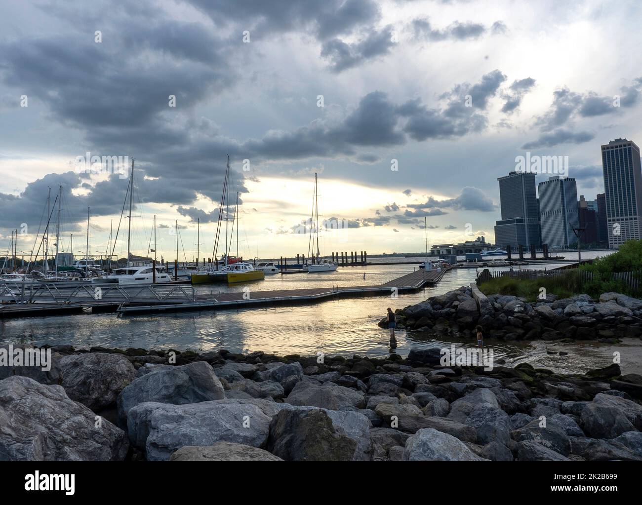 Pier 4 Beach, Brooklyn Bridge Park, Brooklyn, New York, USA Stock Photo ...