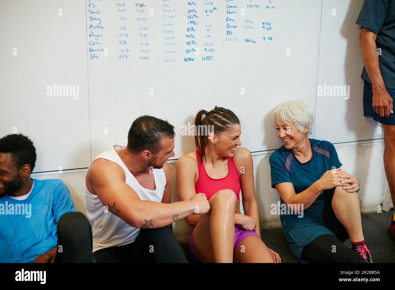 Chilling people hi-res stock photography and images - Alamy