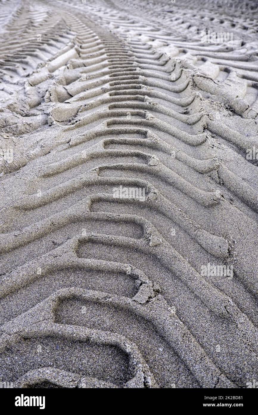 Wheel tracks on the beach Stock Photo - Alamy