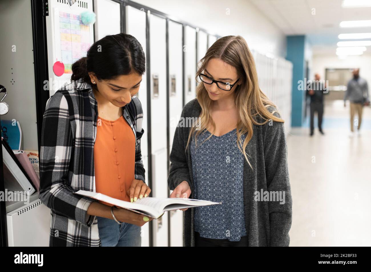 Talk teacher hi-res stock photography and images - Alamy