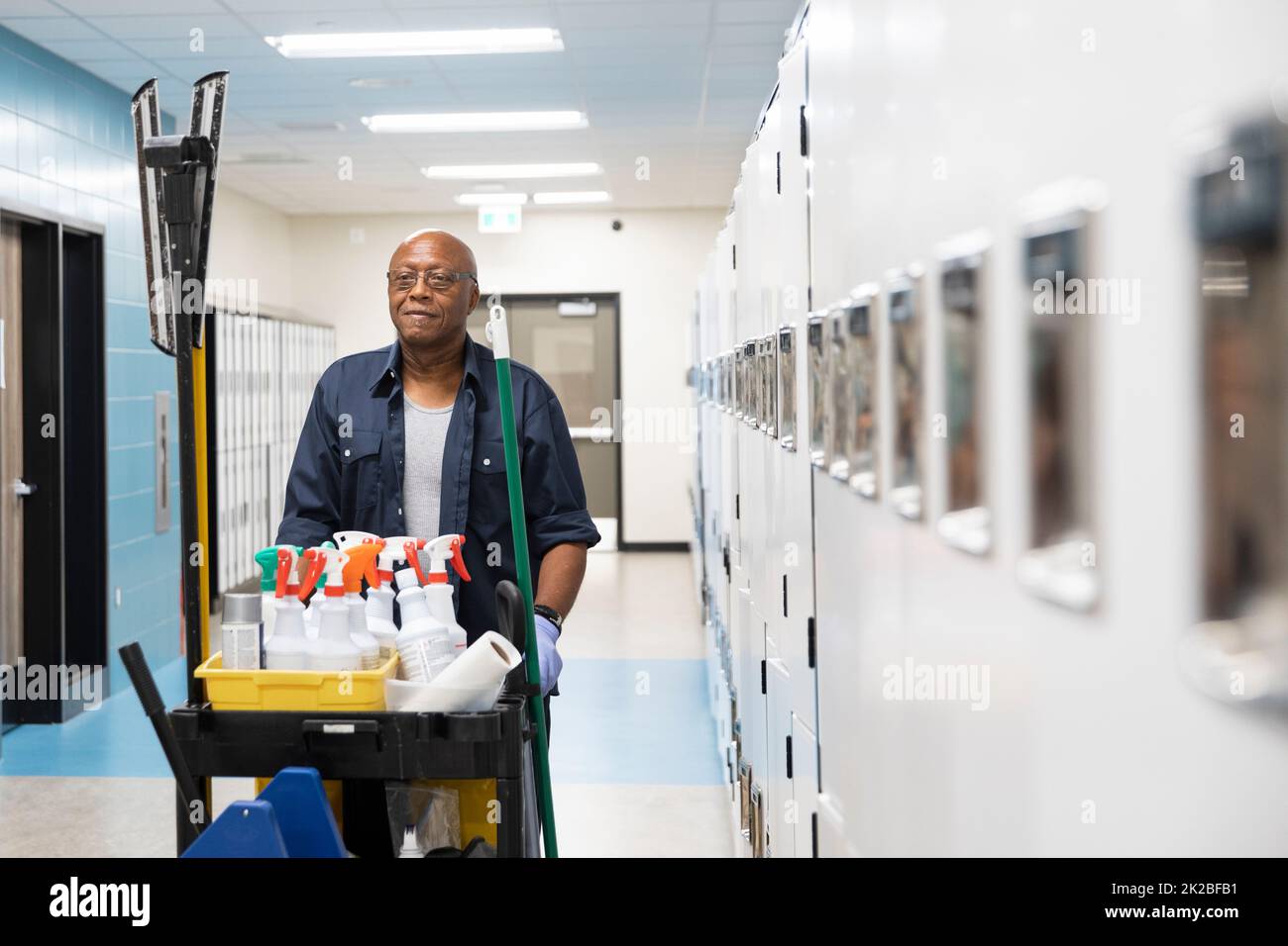 Pushing trolley hi-res stock photography and images - Alamy
