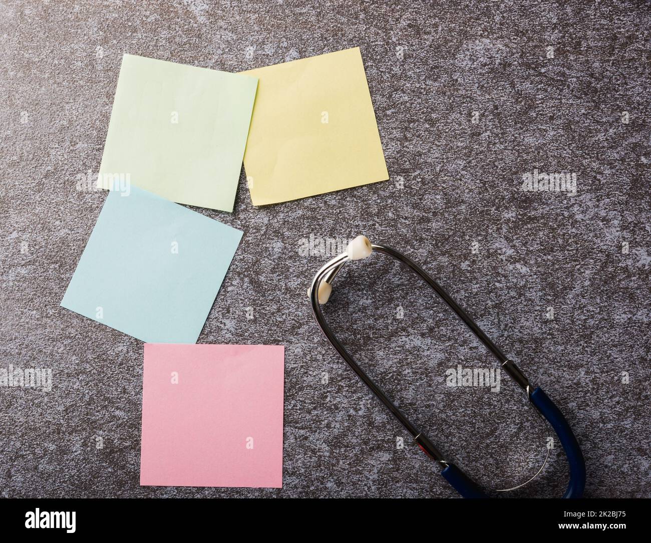 Blank paper stick note list with doctor stethoscope Stock Photo - Alamy
