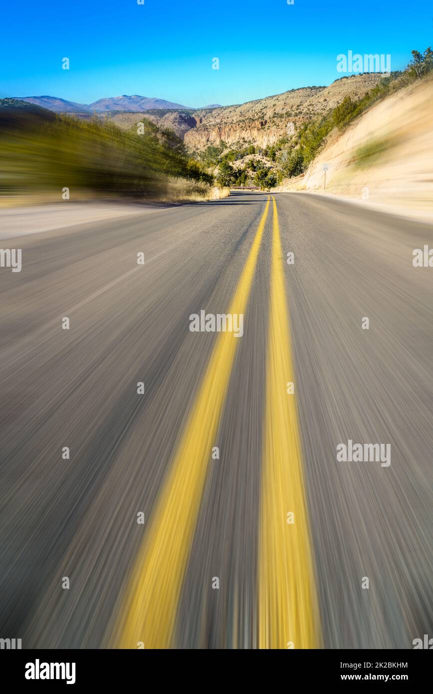 Monument curve hi-res stock photography and images - Alamy