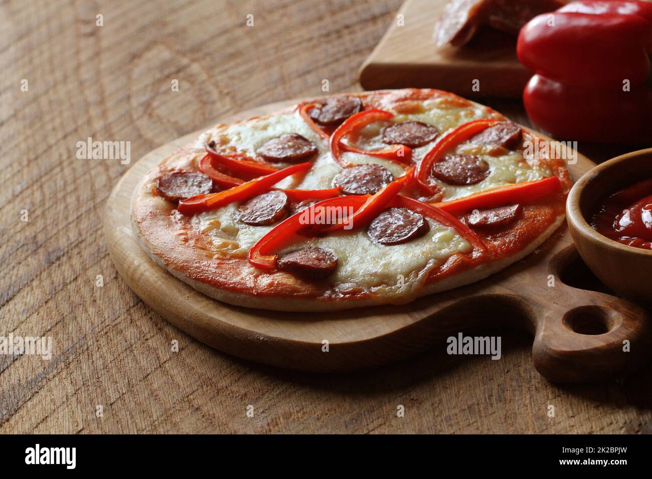 Pizza top view table hi-res stock photography and images - Alamy