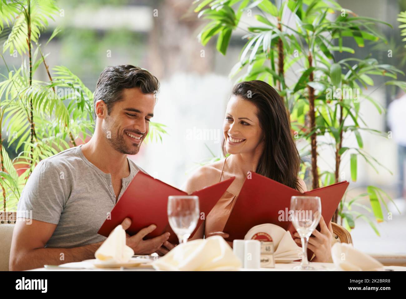 Fancy restaurant table hi-res stock photography and images - Alamy