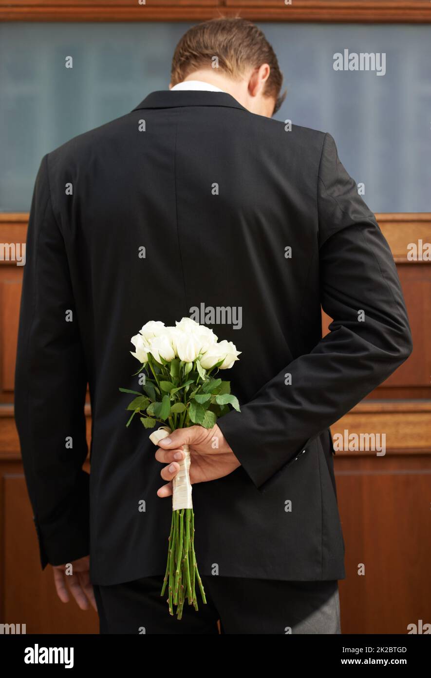 Men wearing flowers hi-res stock photography and images - Alamy