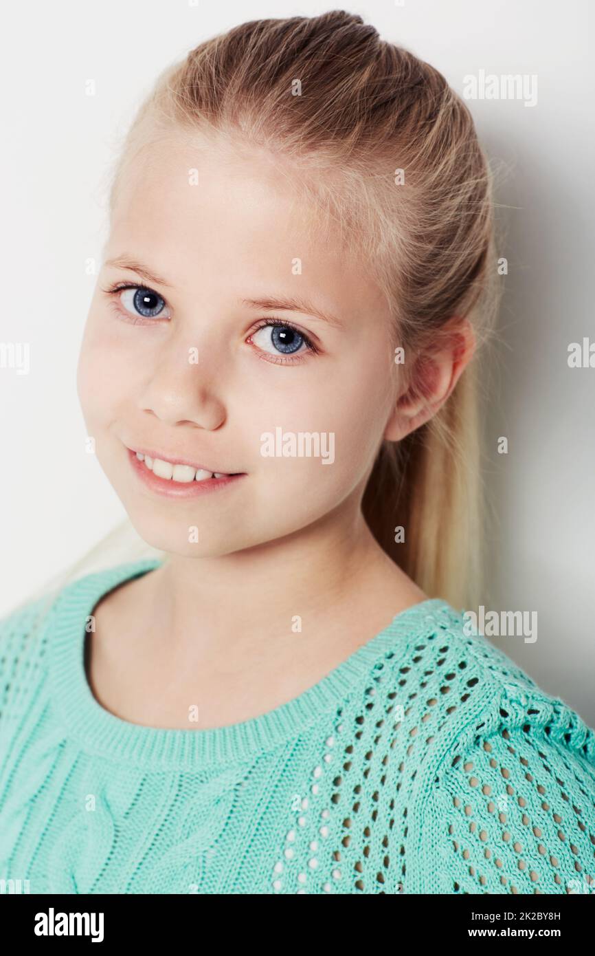 Female portrait smile girl hi-res stock photography and images - Alamy