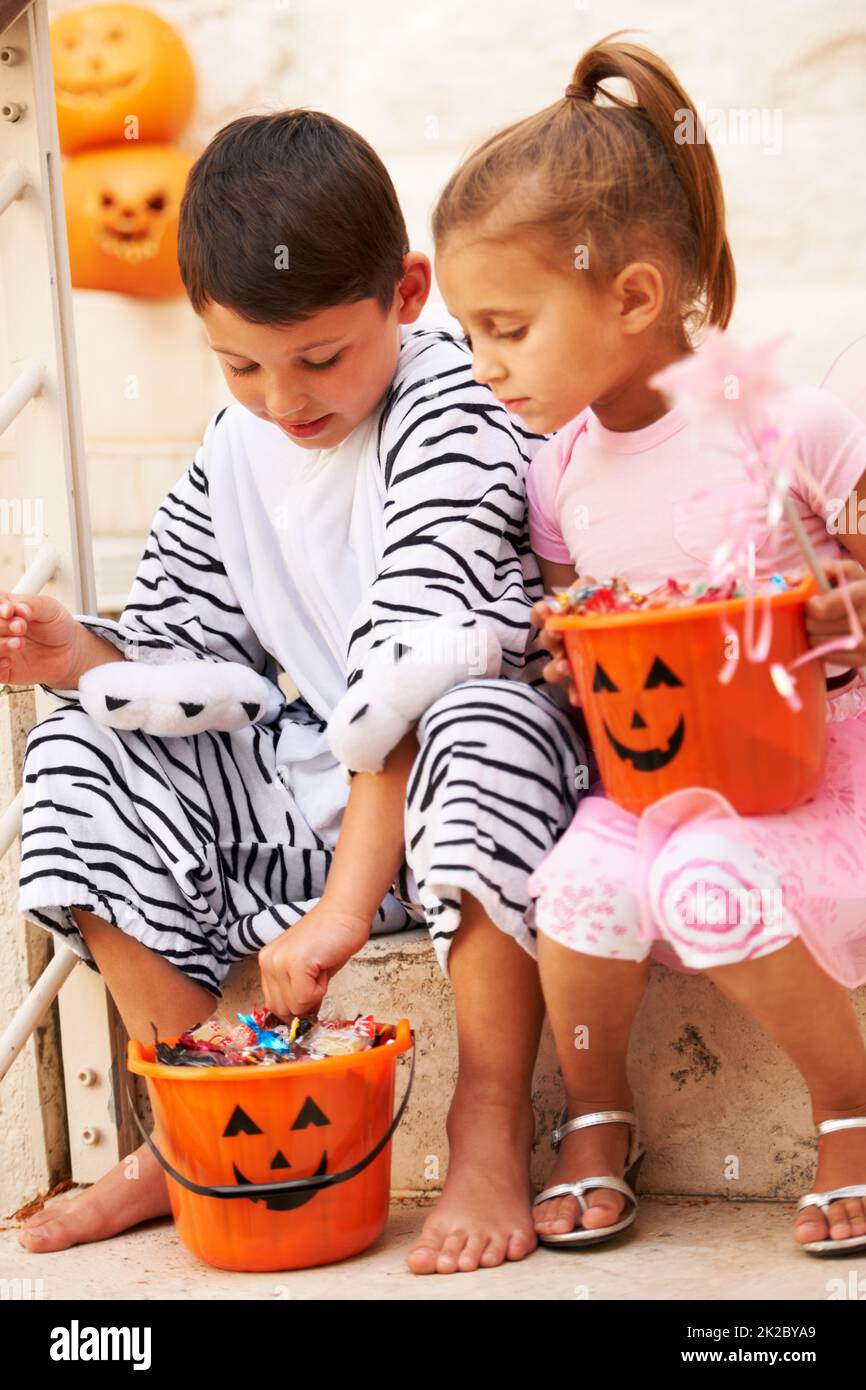 Halloween costume kids two hi-res stock photography and images - Alamy