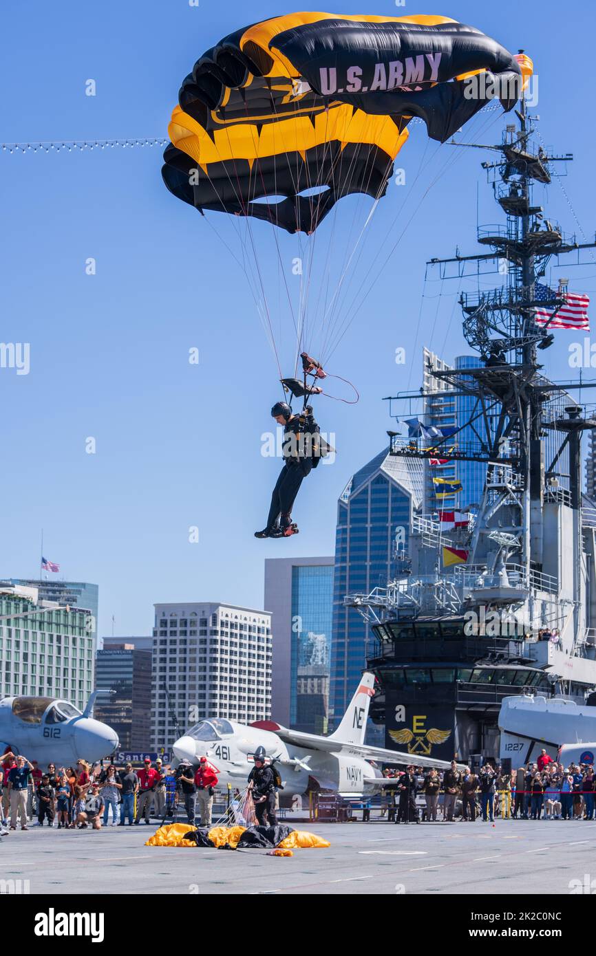Sgt. 1st Class Ryan O'Rourke of the U.S. Army Parachute Team lands his ...