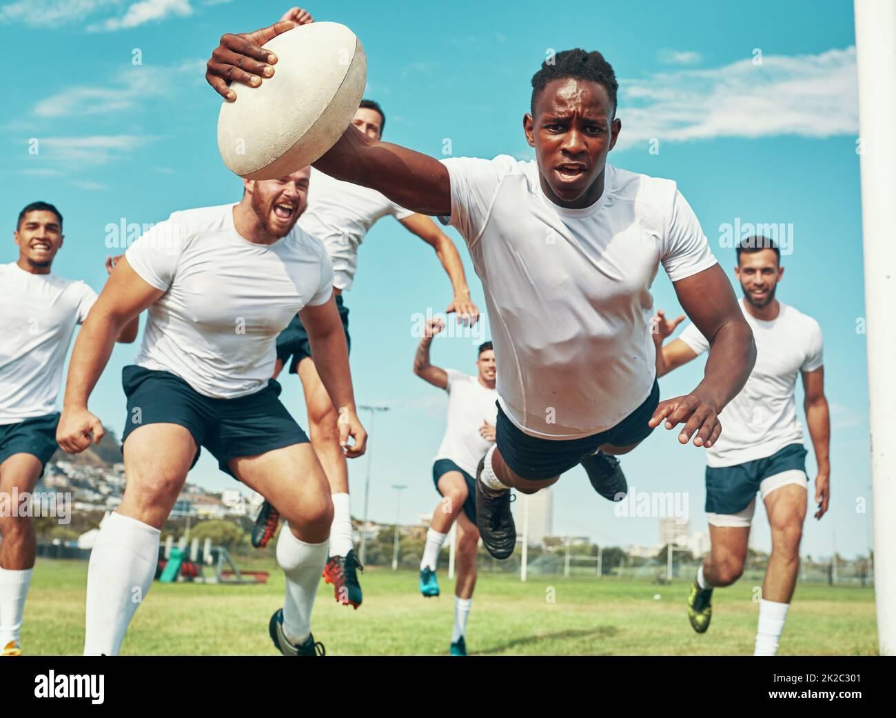 Team playing rugby hi-res stock photography and images - Alamy