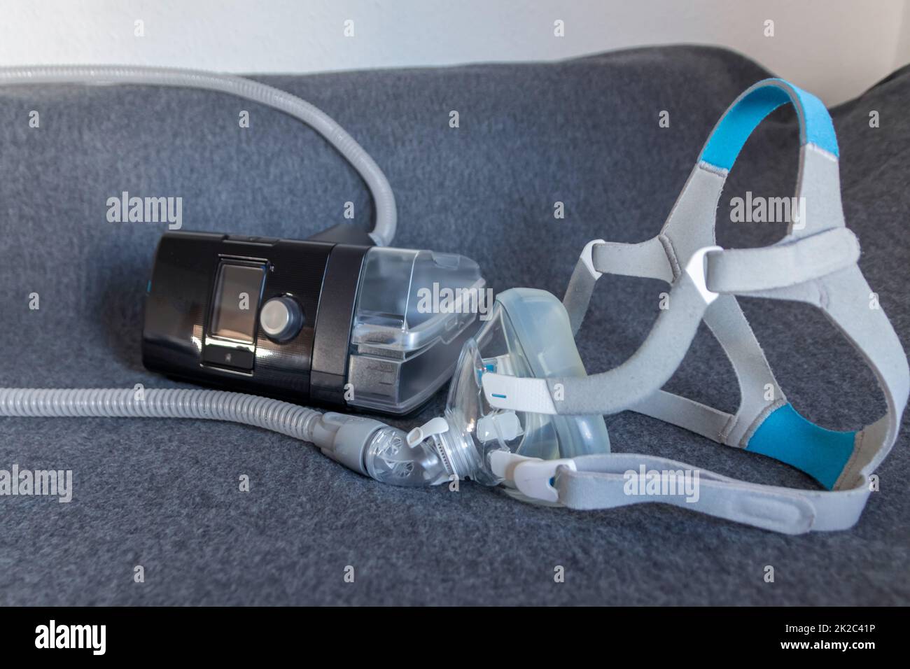 CPAP mask with a full face mask cpap machine against obstructive sleep ...