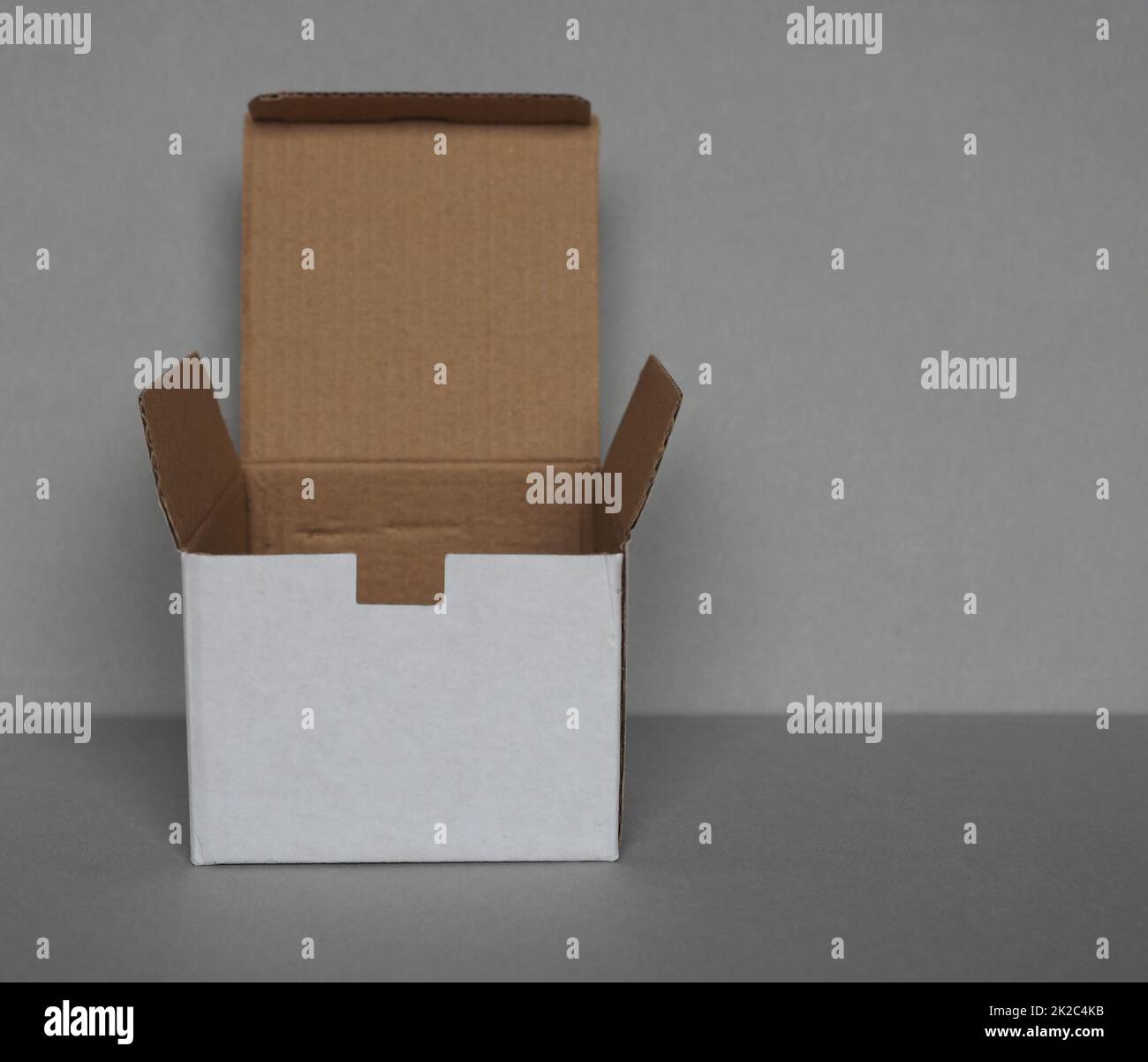empty cardboard box Stock Photo - Alamy