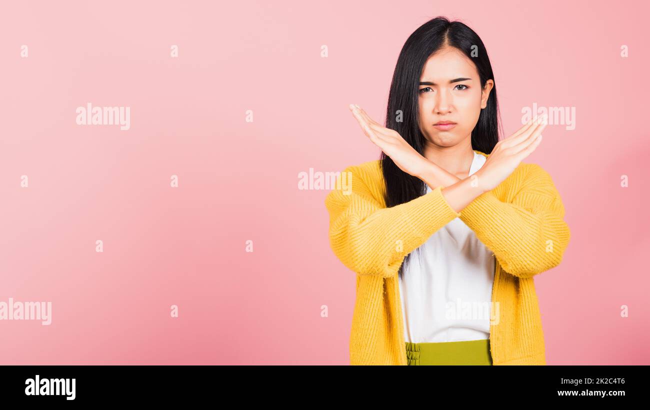 Stop sign hand pose hi-res stock photography and images - Alamy