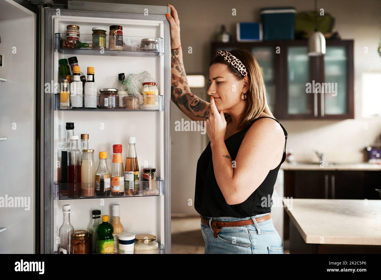Empty fridge woman hi-res stock photography and images - Alamy