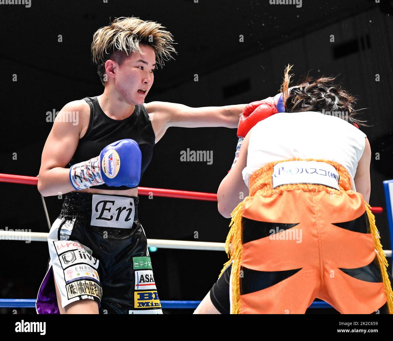 Tokyo, Japan. 1st Sep, 2022. Eri Matsuda (blue gloves) hits Kaori Nagai (red gloves) in the ...