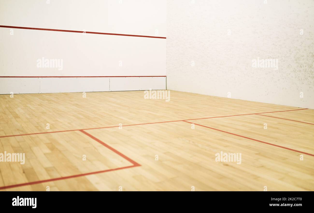 Empty squash court hi-res stock photography and images - Alamy