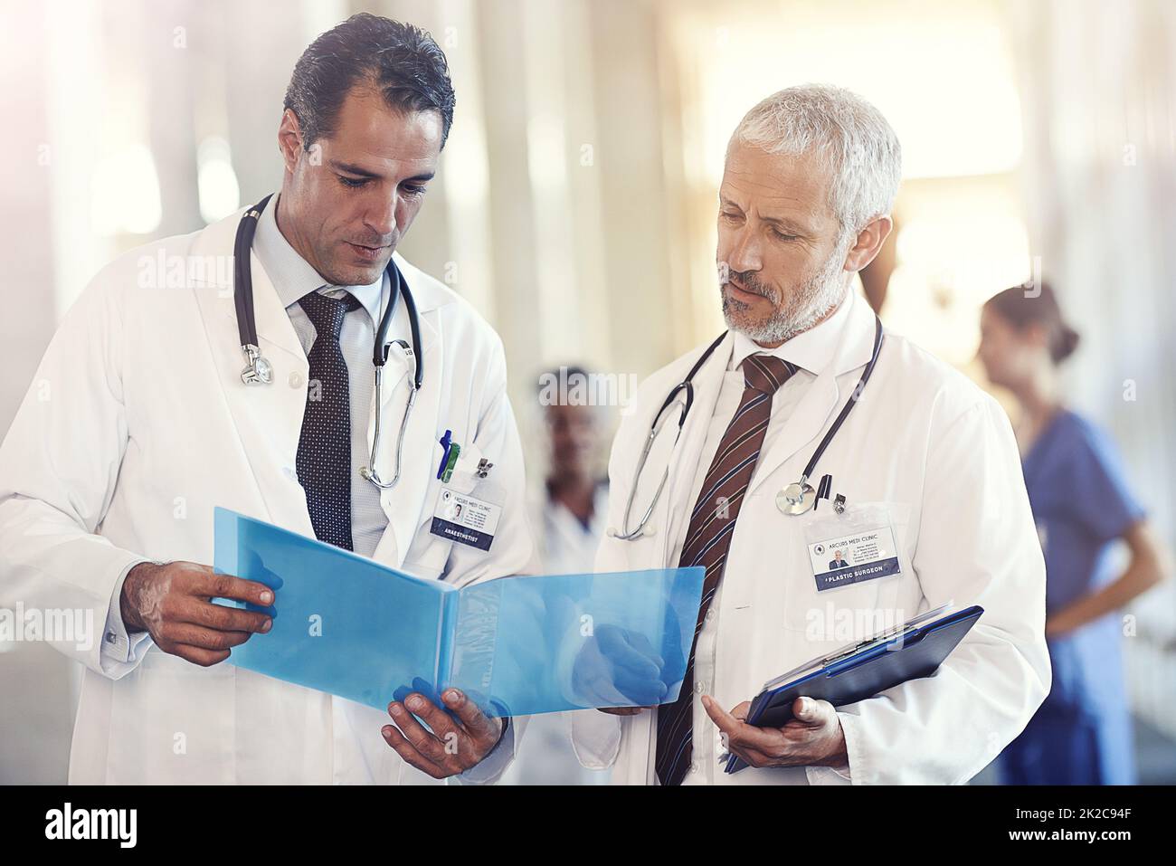 People looking chart hi-res stock photography and images - Alamy