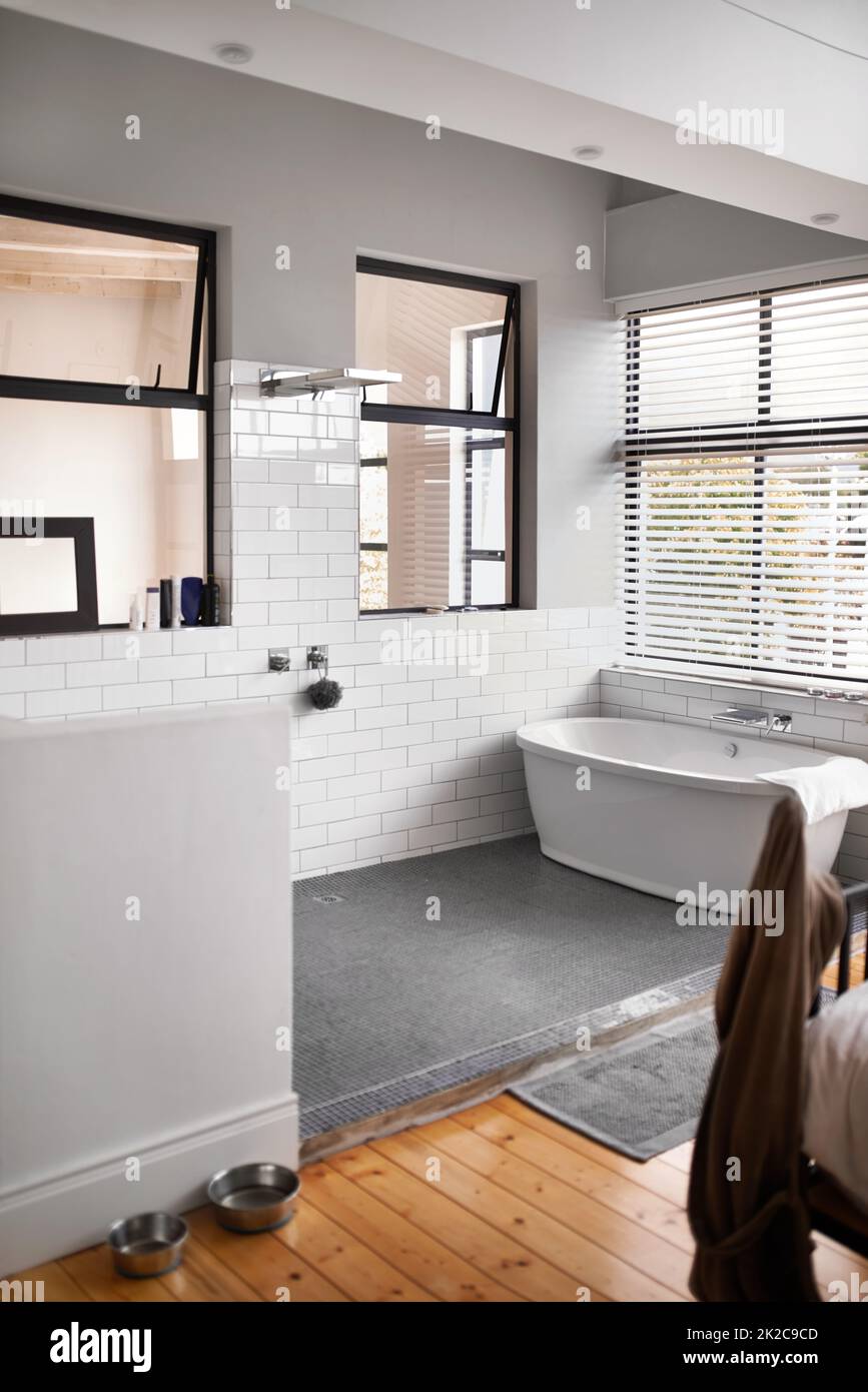 Hotel bathroom amenities hi-res stock photography and images - Alamy