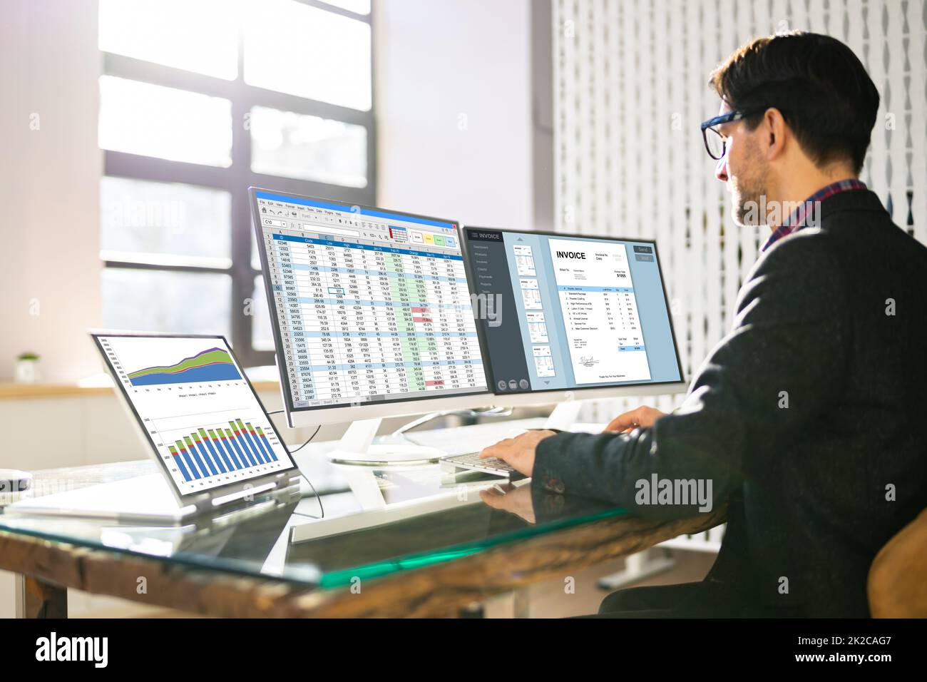 Professional business invoice hi-res stock photography and images - Alamy