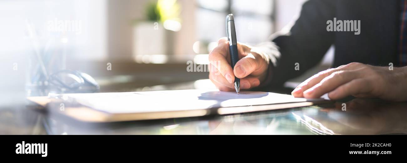 Signing Business Contract Document Or Agreement Stock Photo - Alamy