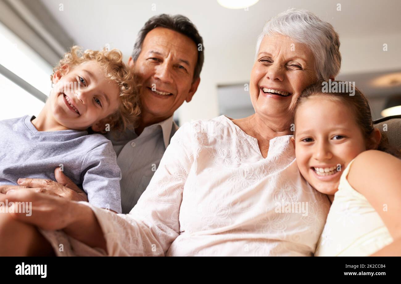 Grandchildren grandparents hi-res stock photography and images - Alamy