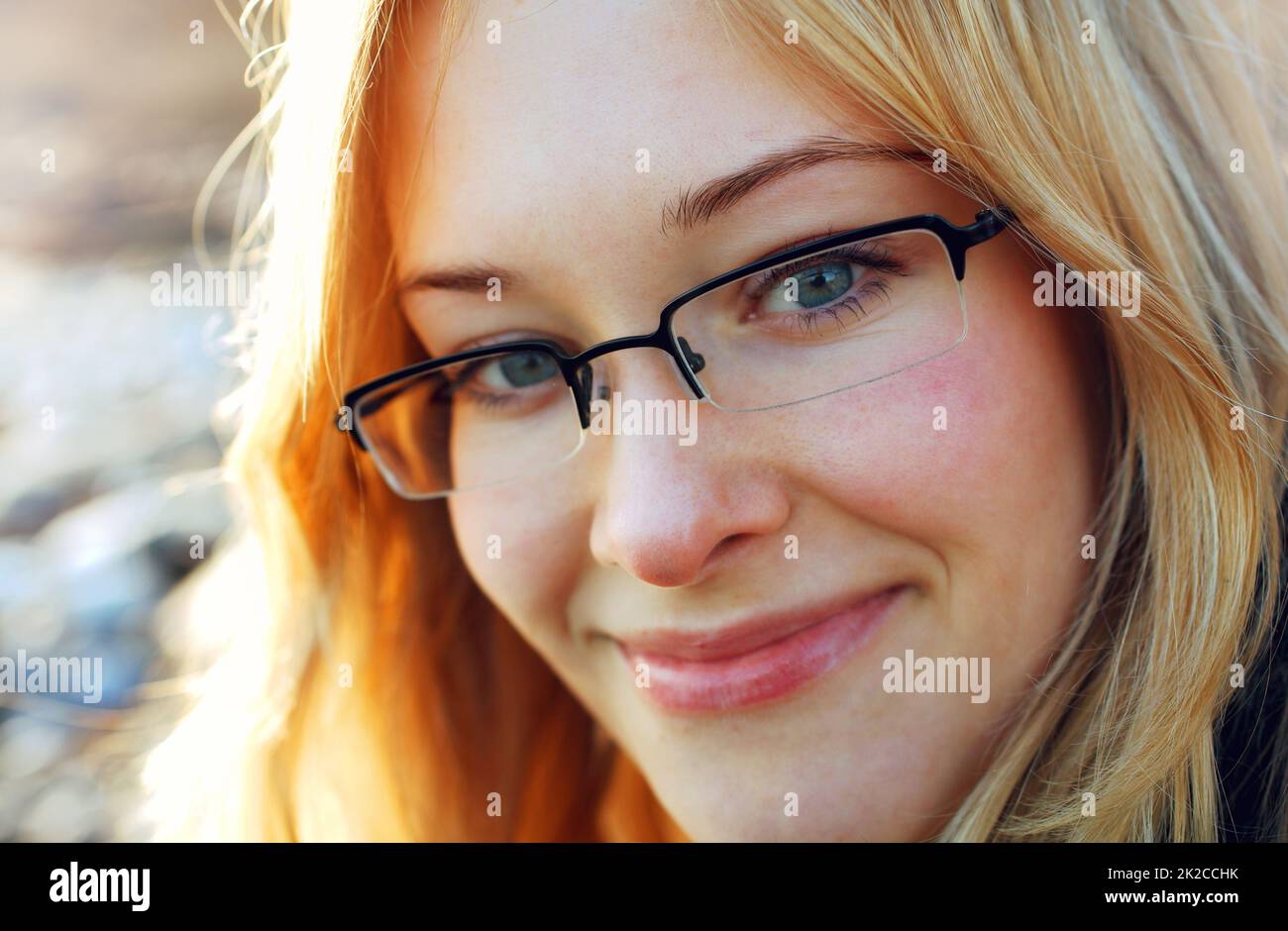 Smiling smile at camera hi-res stock photography and images - Alamy