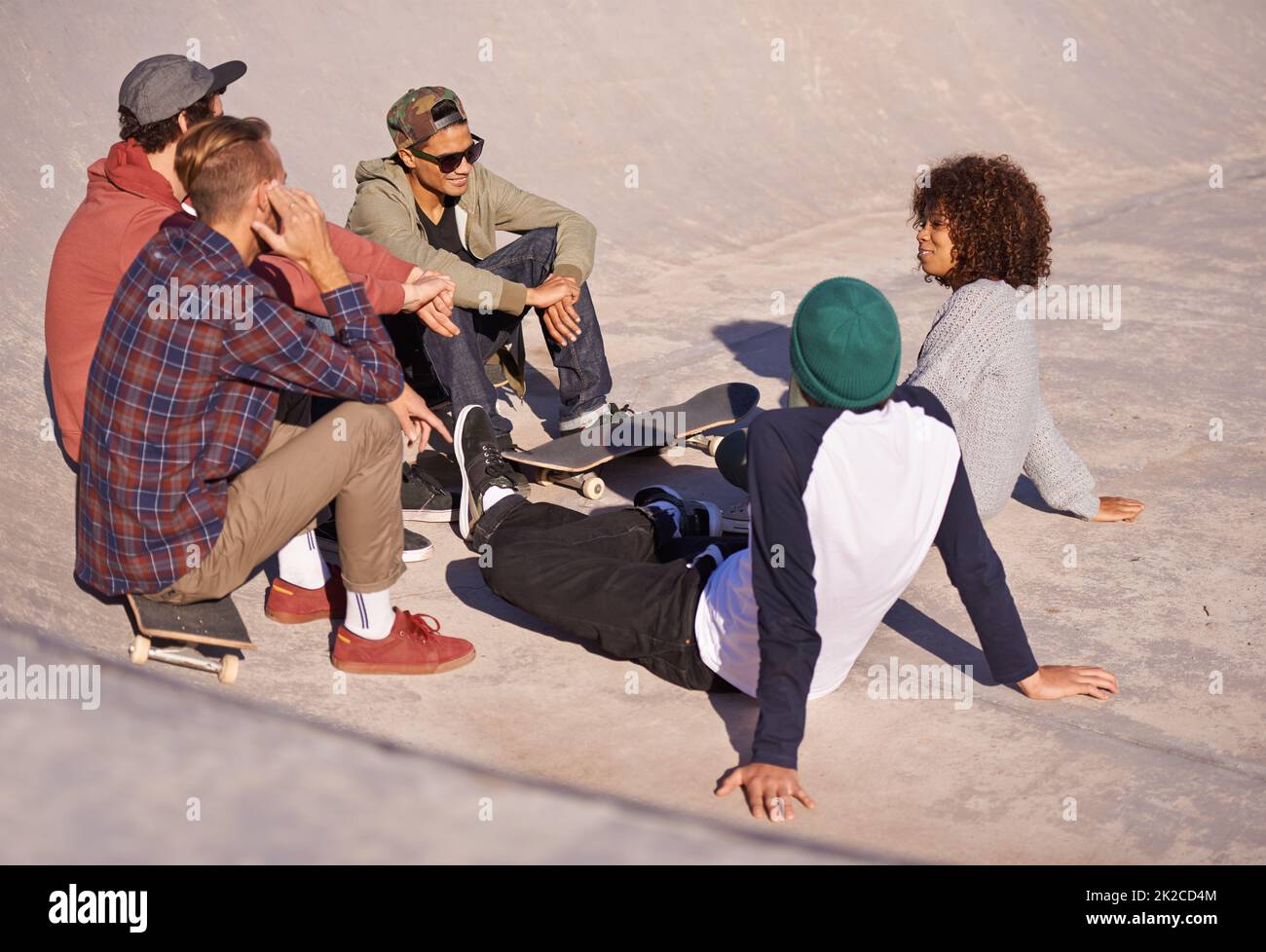 Idle men hi-res stock photography and images - Alamy