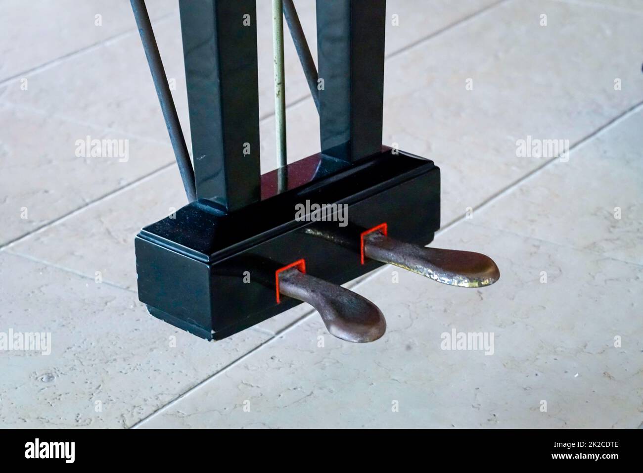 A detailed view of a piano, a grand piano, pianos Stock Photo - Alamy