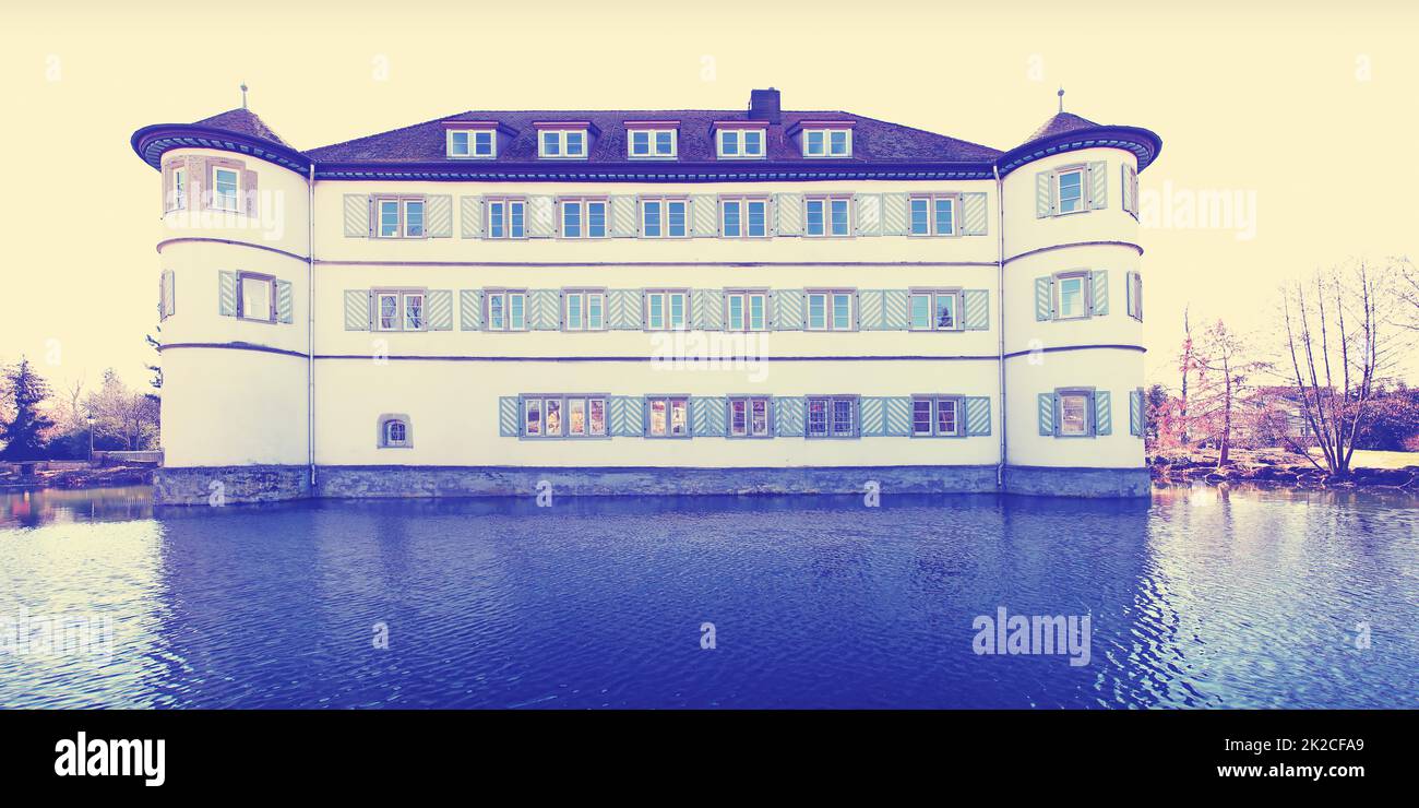 Moated castle town hi-res stock photography and images - Alamy