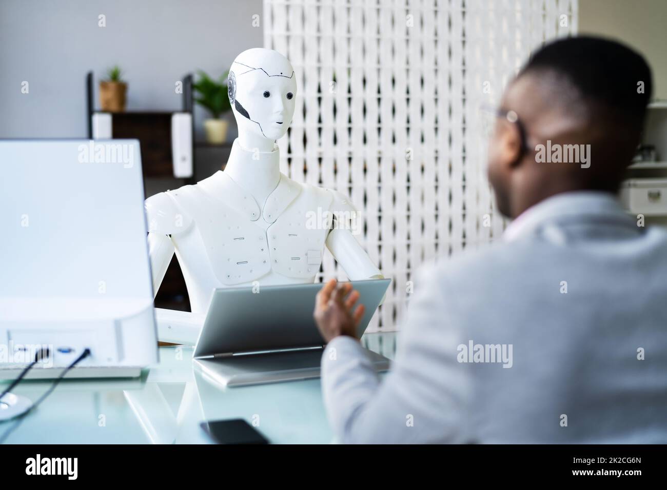 Robot job interview hi-res stock photography and images - Alamy
