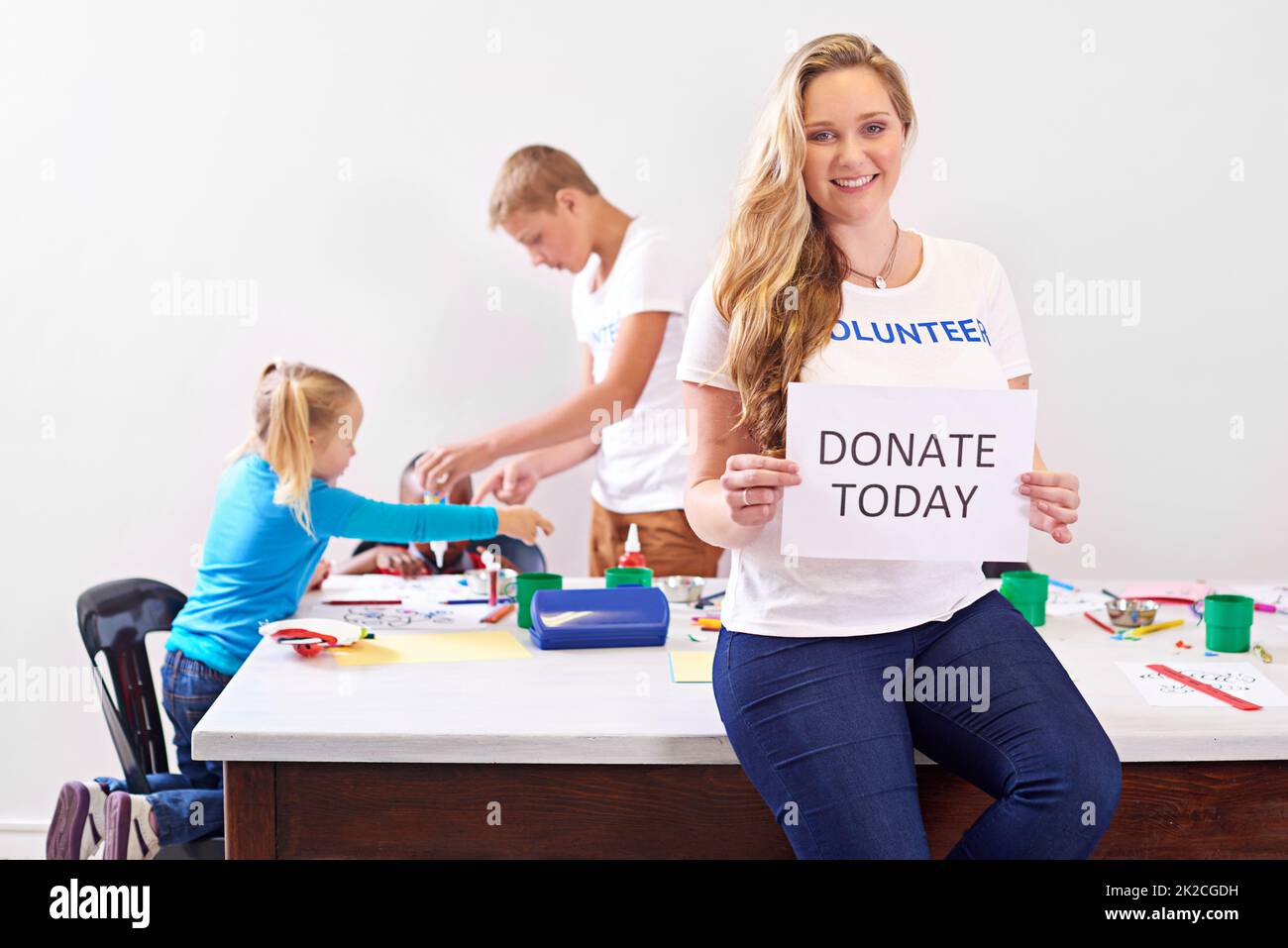 Donate here sign hi-res stock photography and images - Alamy