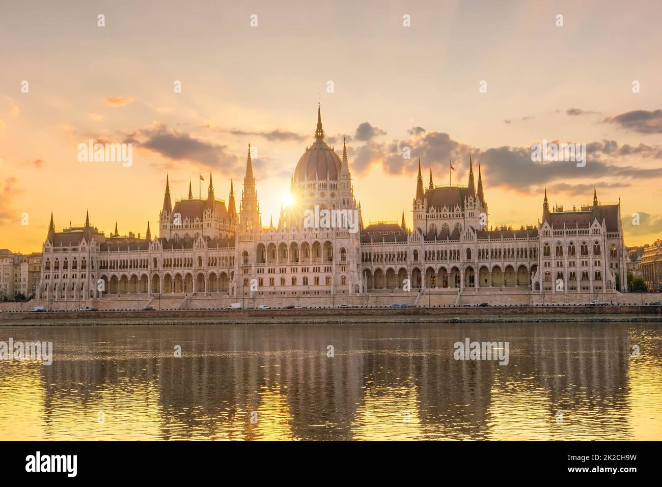 Budapest city skyline, cityscape of Hungary at sunrise Stock Photo - Alamy