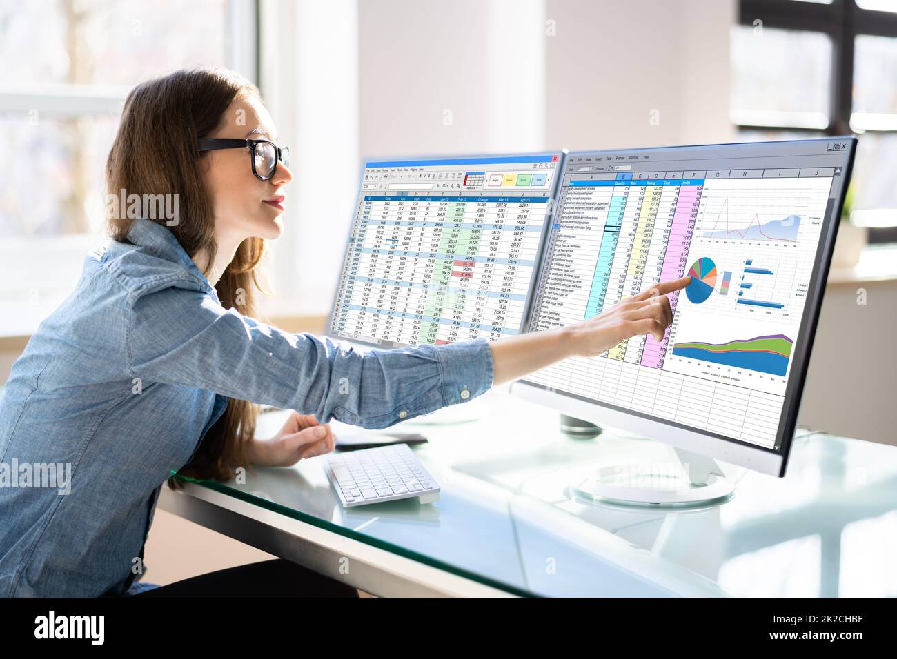 Analyst Employee Using Spreadsheet Stock Photo - Alamy